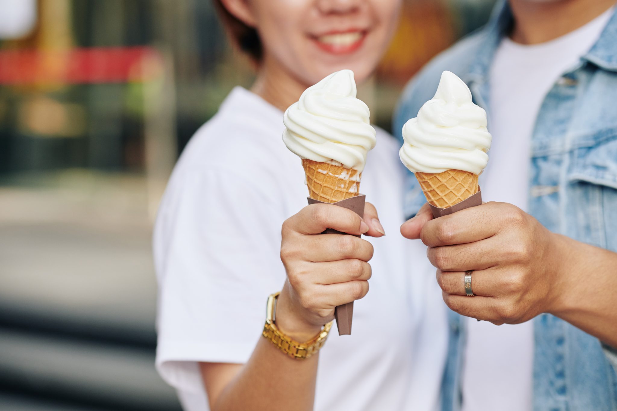 10 Different Types of Ice Cream (With Pictures & Flavors)